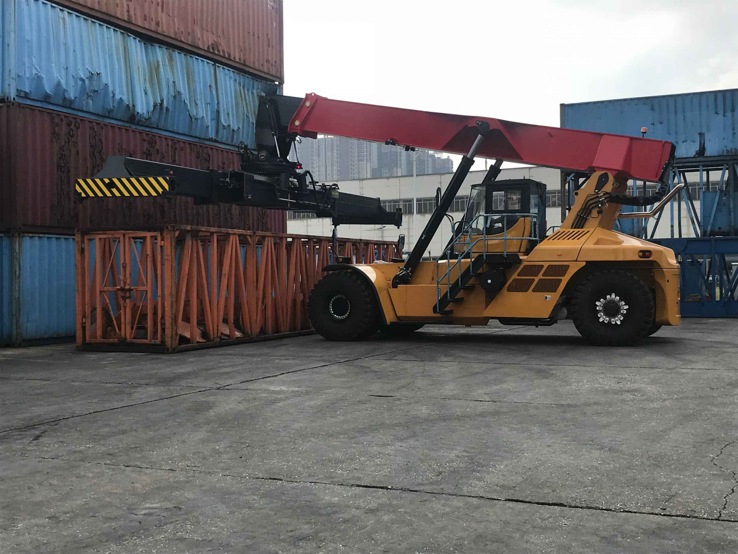 45 Ton Port Reach Stacker Srsc45h1 For Sale In Jamaica, High Quality 45 ...