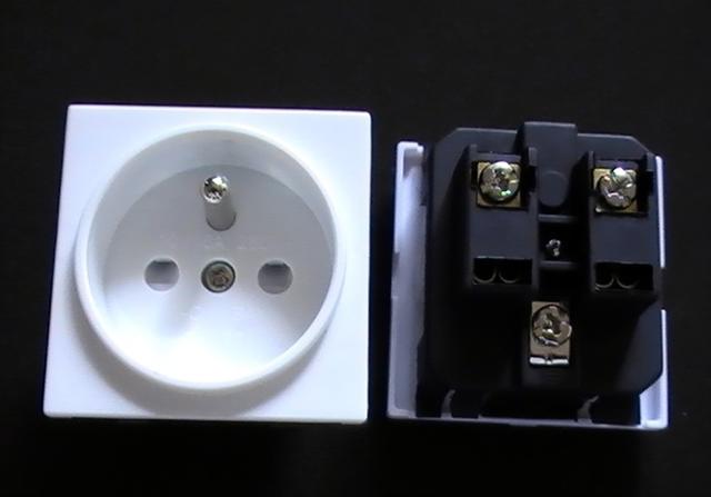 PPS switch socket board is safer and more secure