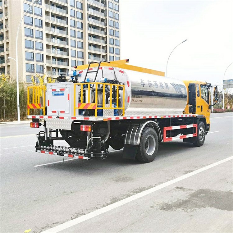 Brand New Manual Diesel Smart Bitumen Asphalt Distributor Truck - 7000 ...