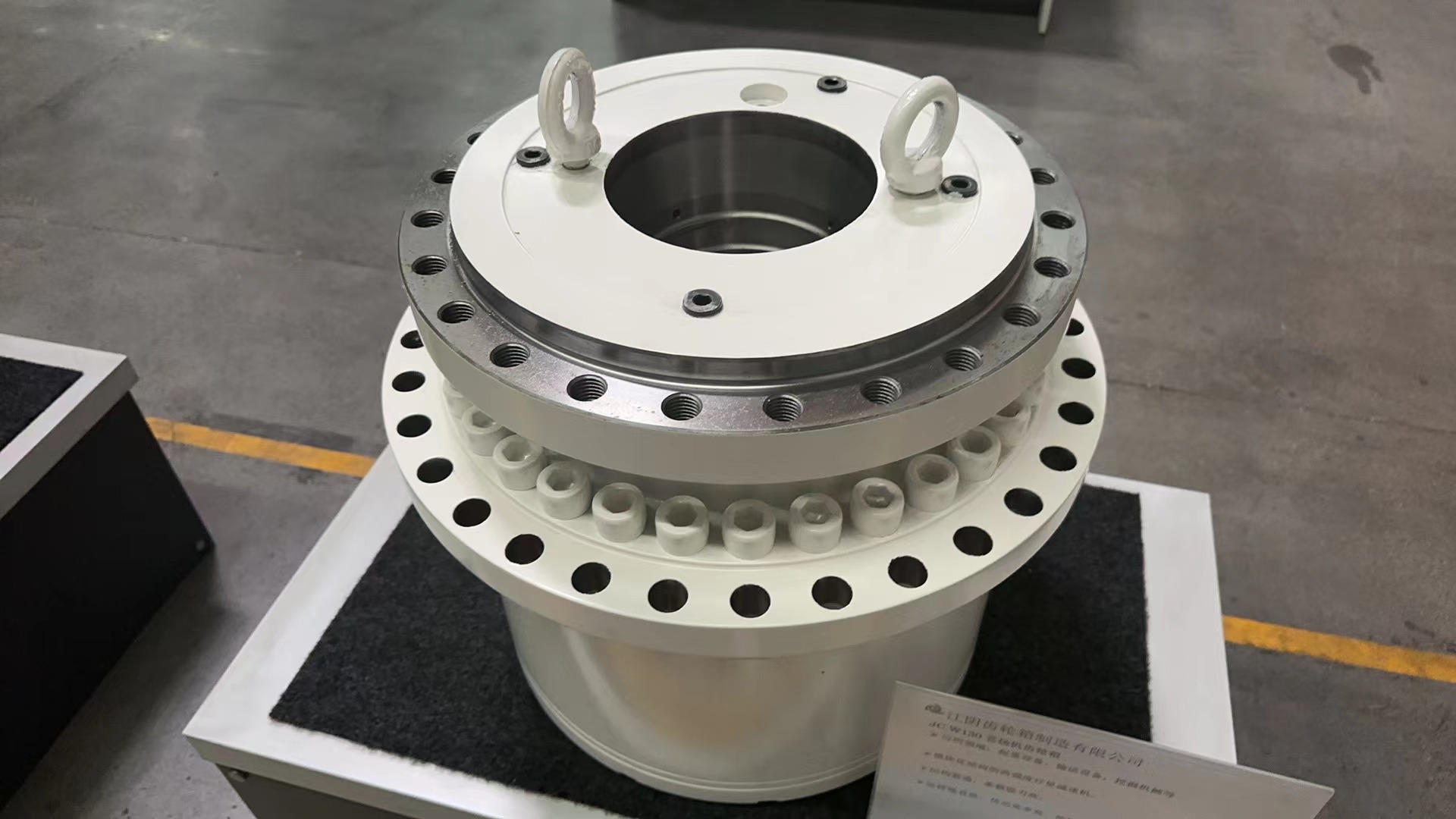Offer Slewing Gearbox,Slewing Gearbox Reducers,Rotary Gearbox Reducer ...