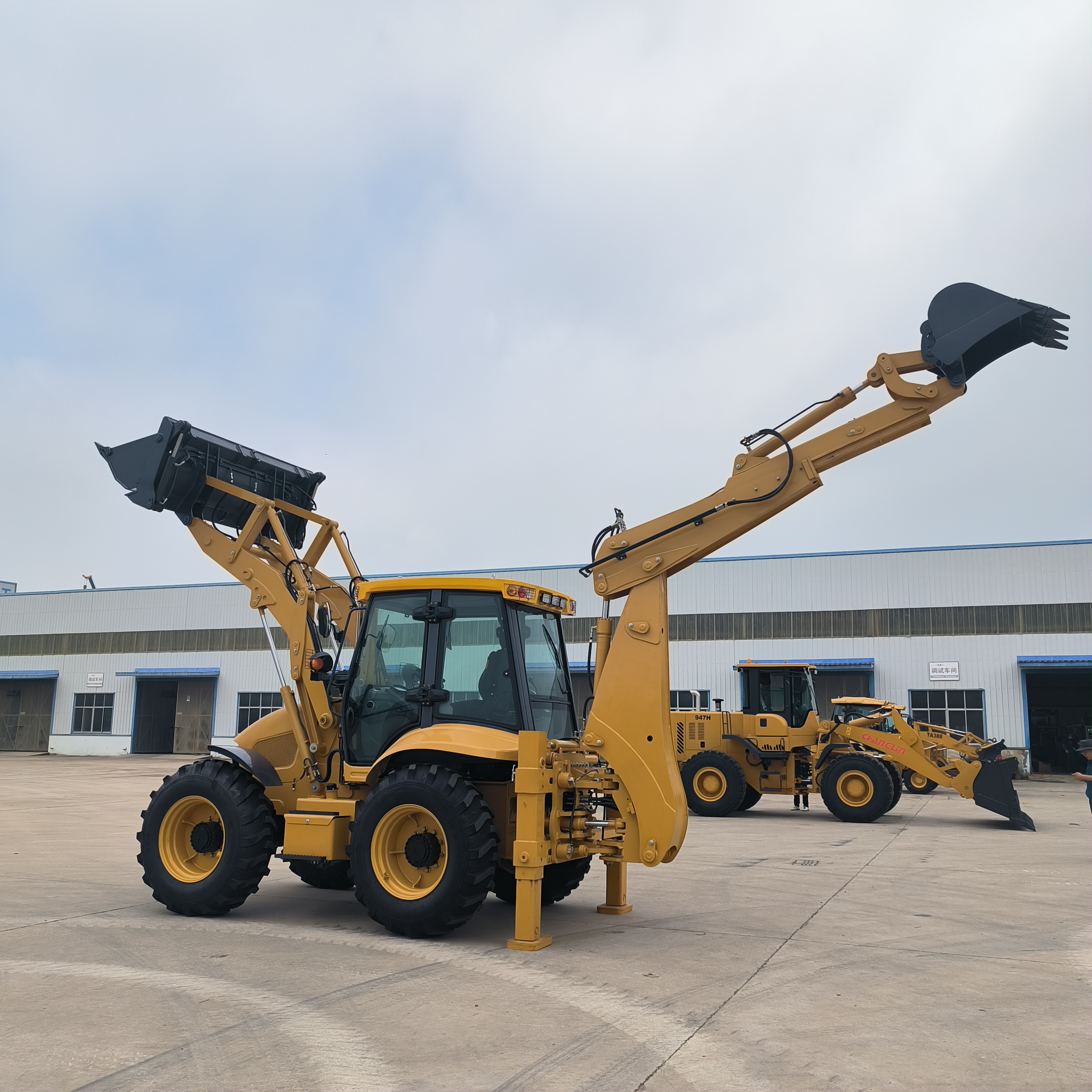 Efficient Backhoe Loader for Earthmoving Machinery,Efficient Backhoe ...