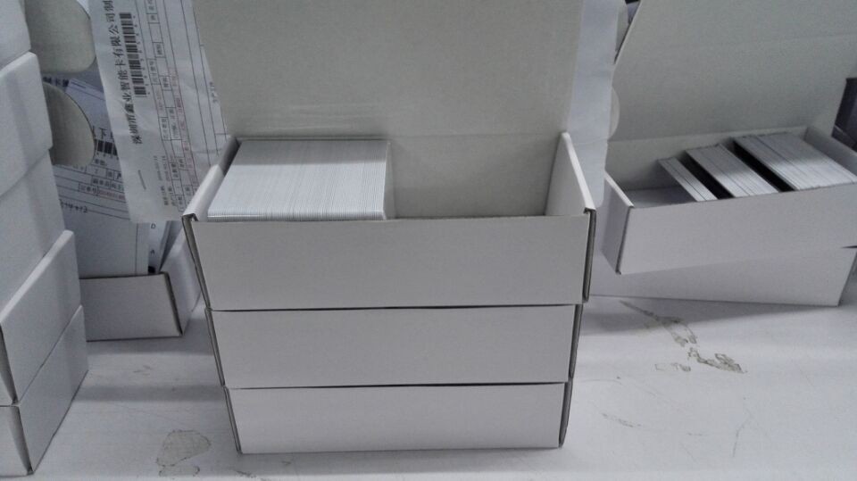 Qr 코드가 있는 맞춤형 로고 에폭시 키체인, Bossgoo.com의 고품질 Qr 코드가 있는 맞춤형 로고 에폭시 키체인